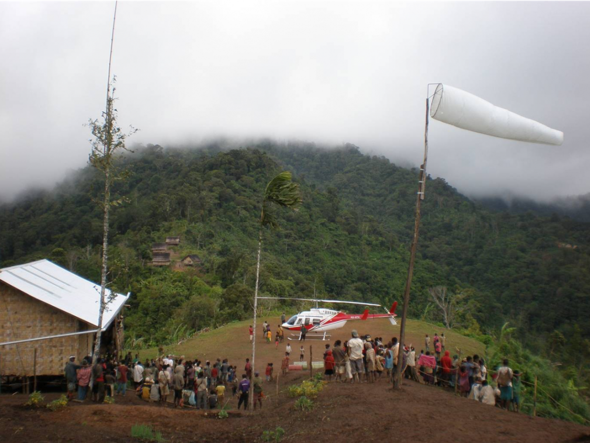 Helicopters for Papua New Guinea – Ethnos Canada